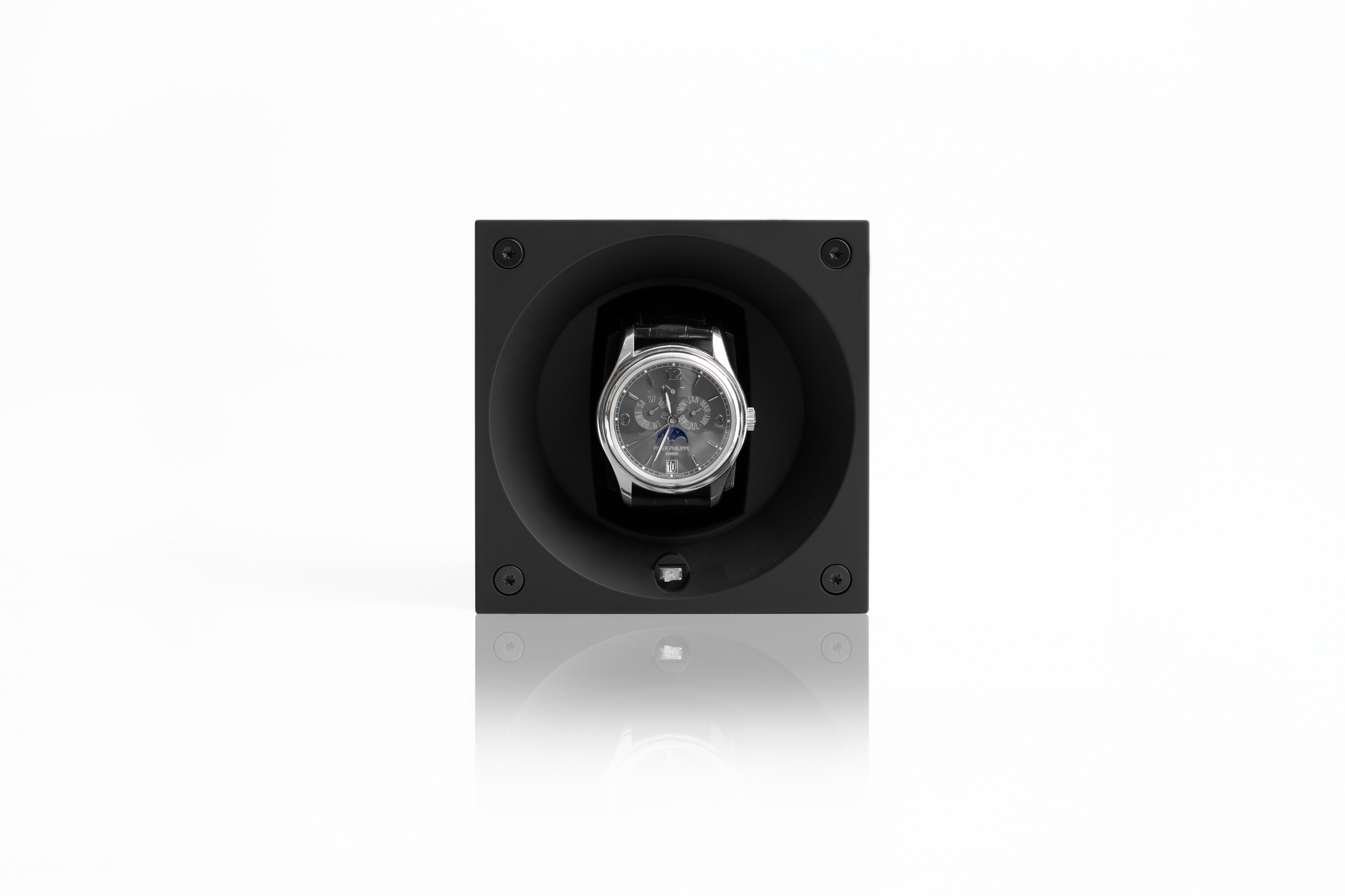 Luxury Watch Winder: Technical Features Explained - SwissKubik